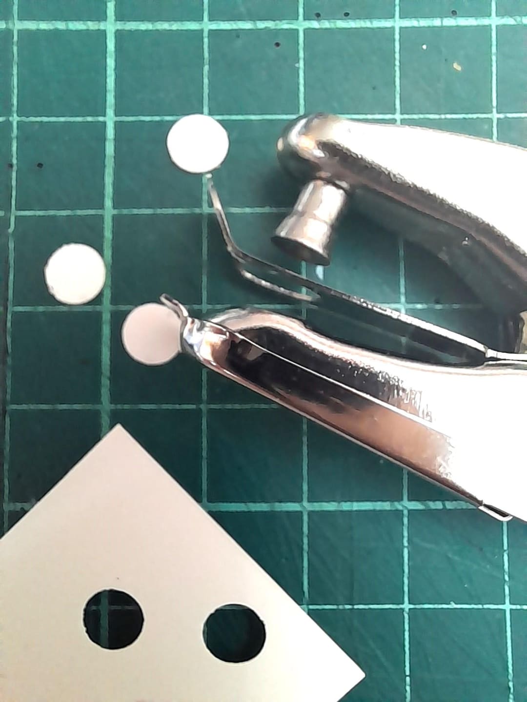 Single Hole Punch, With 6mm Diameter Cutting Hole and Built-in Confetti ...