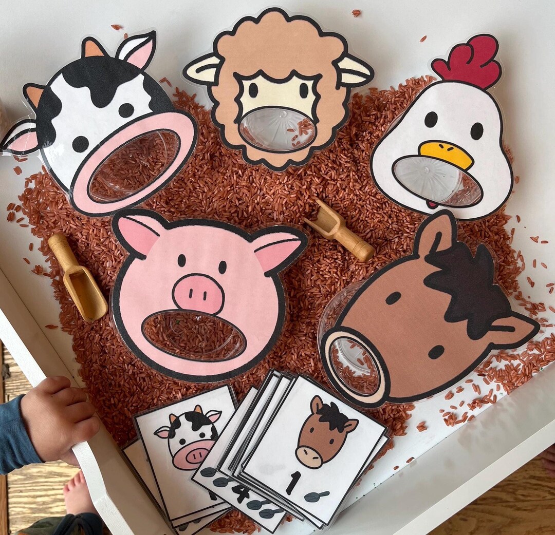 Feed the Farm Animals Sensory Bin | Sensory Bin | Preschool Holiday ...