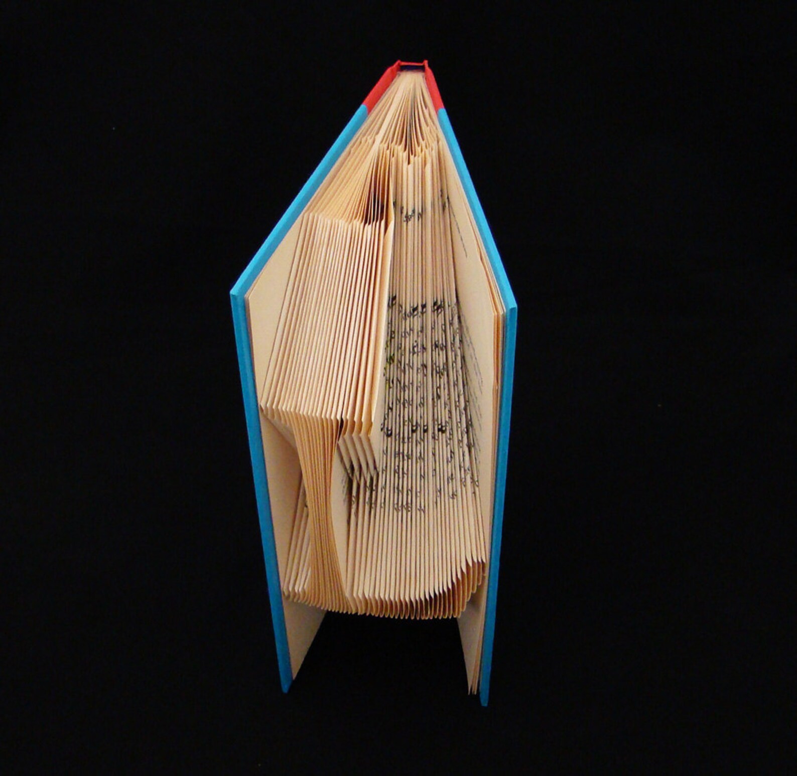 L -- Monograms -- Letters -- Alphabets -- Characters -- Folded-book Art ...