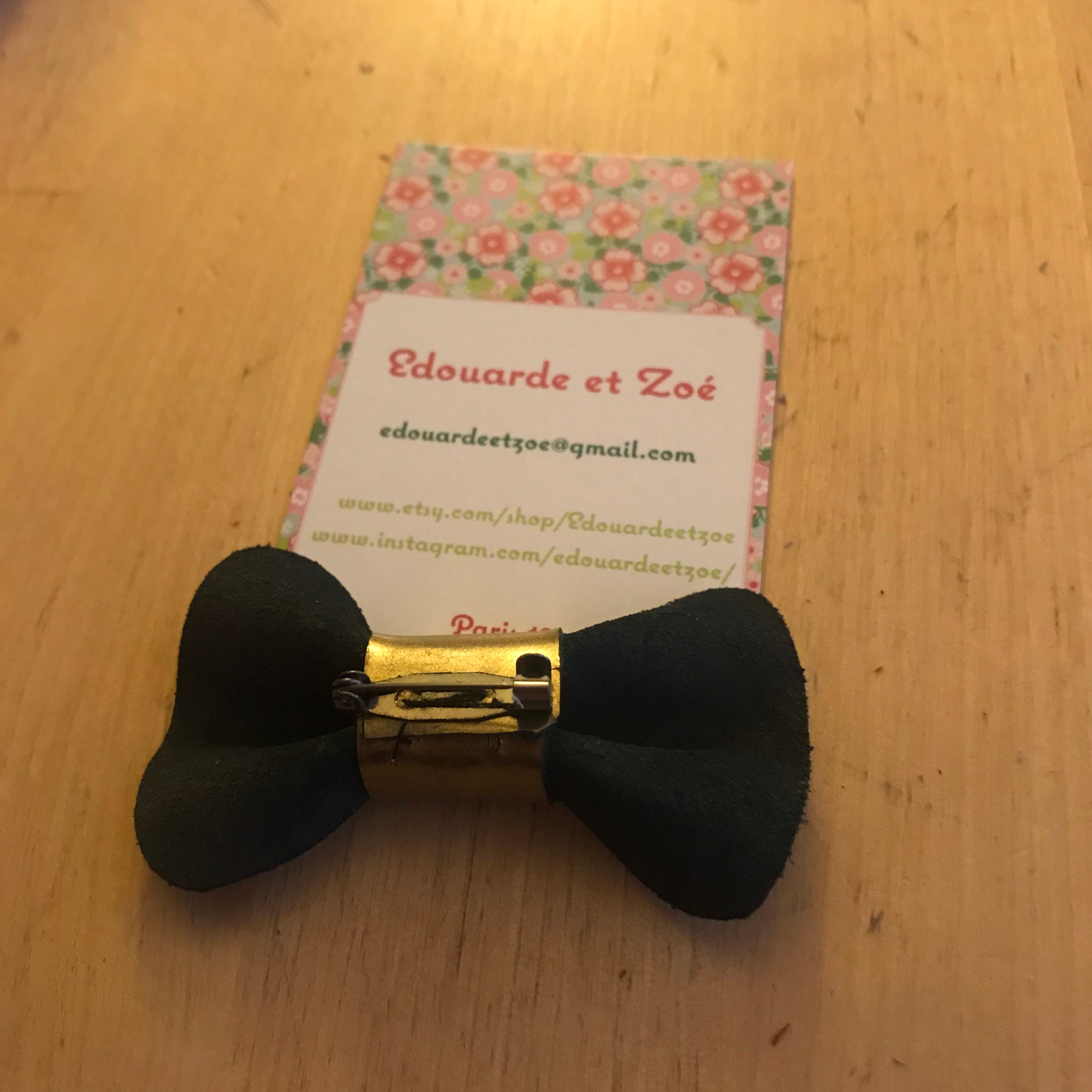 Small Bow Pin in Varnished Gold Leather - Etsy UK