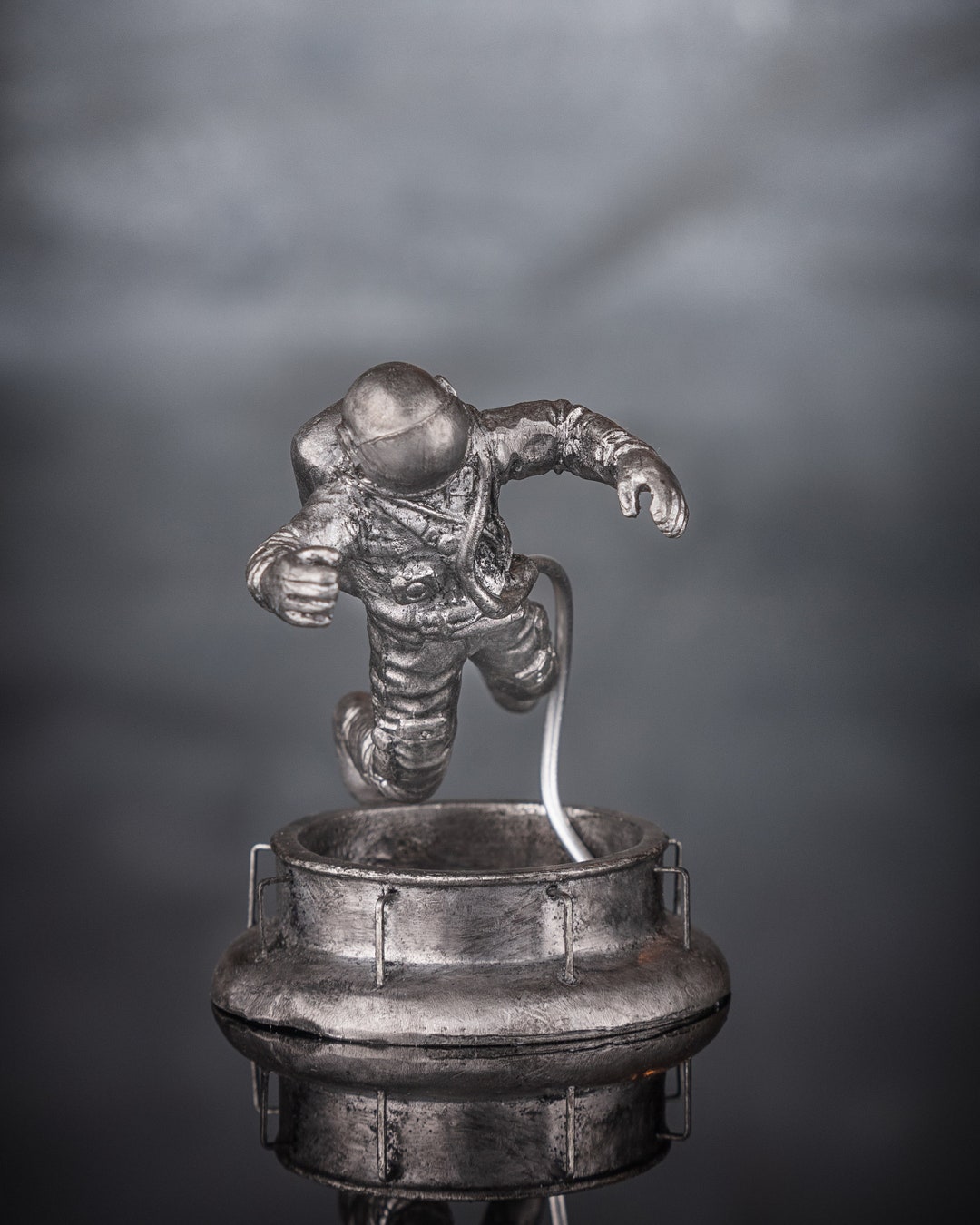 Spaceman Leonov Tin Metal Action Figures, Astronaut Collectible ...