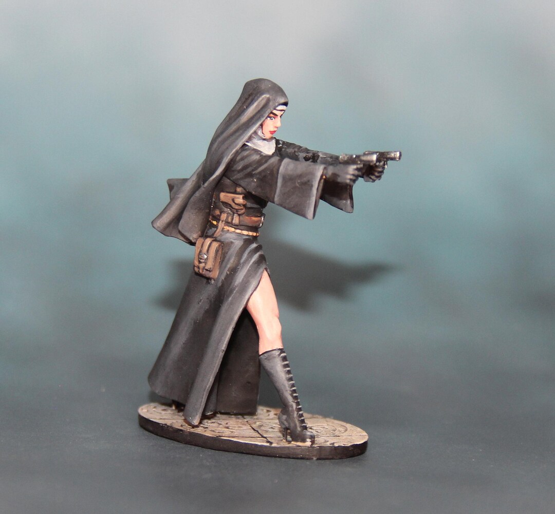 Miniature Nun With Gun 54mm, Fantasy Resin Figurines 54mm, Female ...