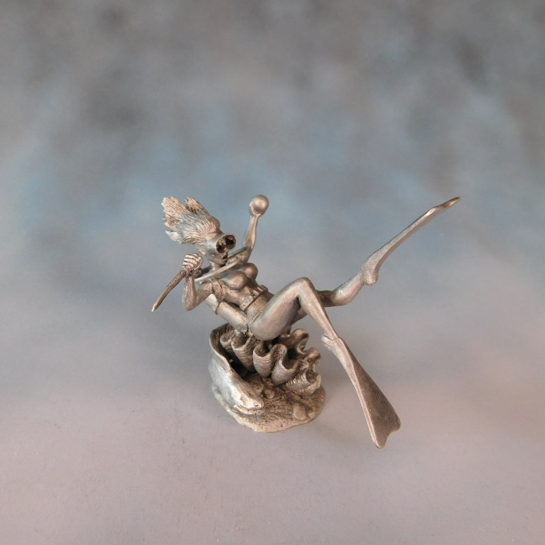 Snorkeling Miniature Statuette 54mm, Woman Diver Figurine, Scuba Diver ...