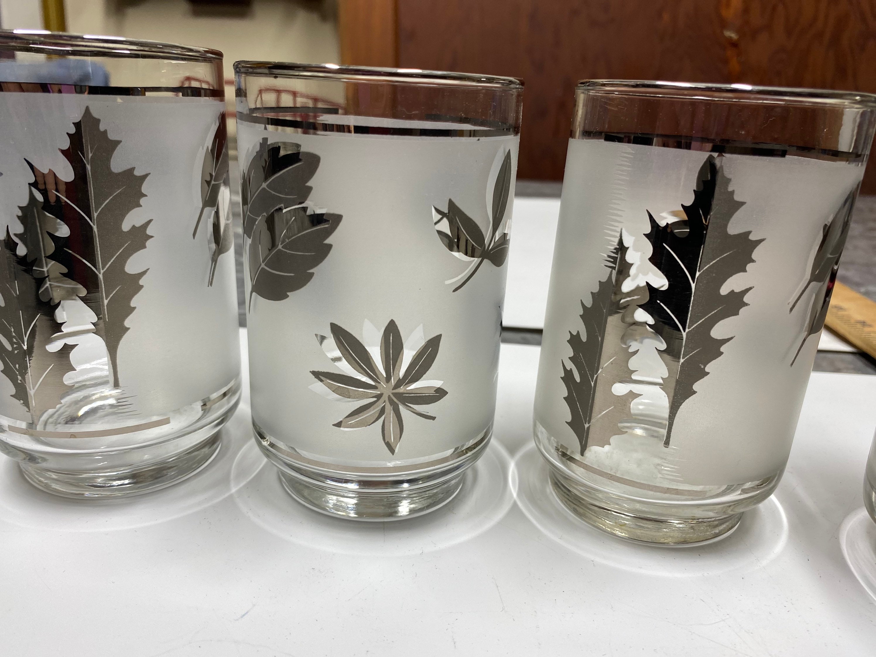 Vintage Silver Leaf Frosted Drinking Glasses Mid Century Kitchen Decor ...
