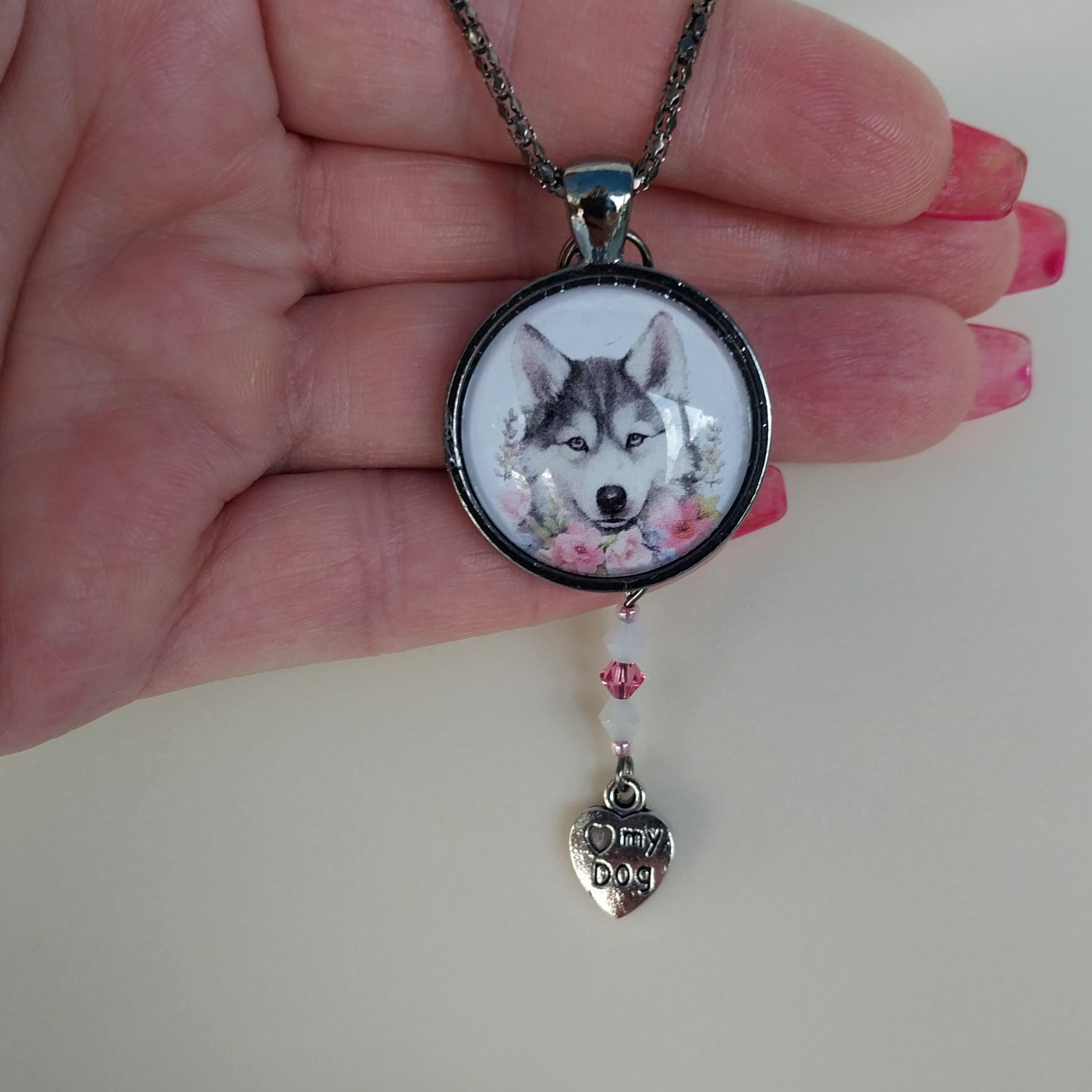 Siberian Husky With Sparkling Crystal Beads and Heart Charm in Gunmetal ...