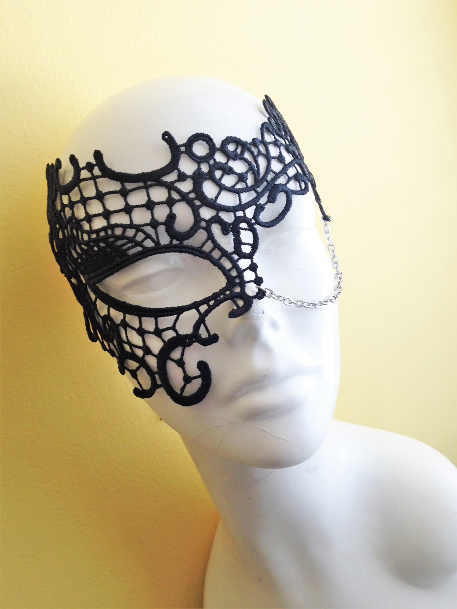 Masquerade Mask With Chains, Half Face Masquerade Mask, Mardi Gras ...