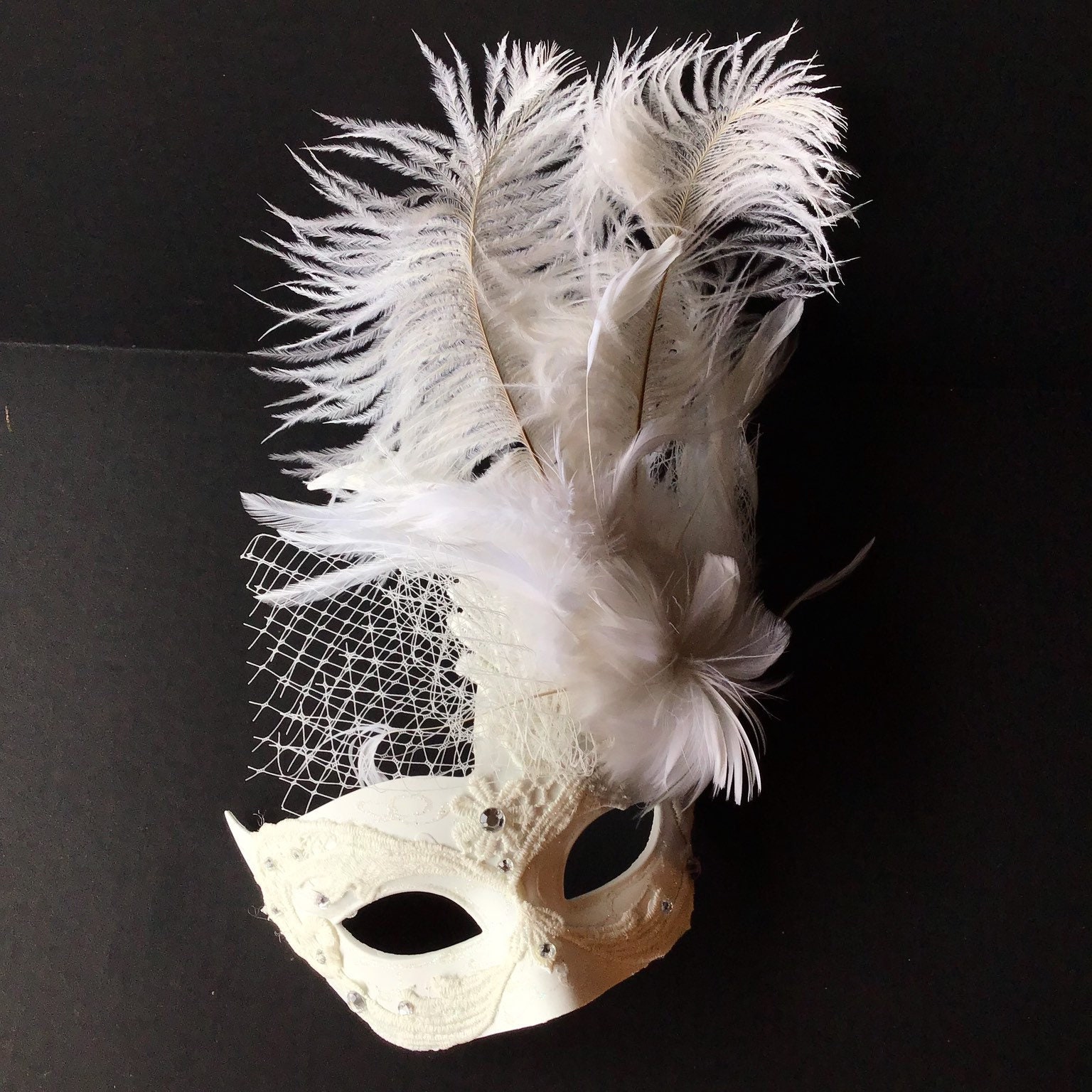 White feather Lace Masquerade Ball Mask / white brides mask / | Etsy