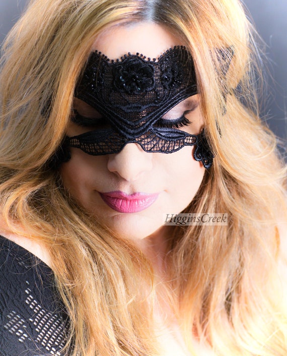 Anne Hathaway Catwoman Lace Mask