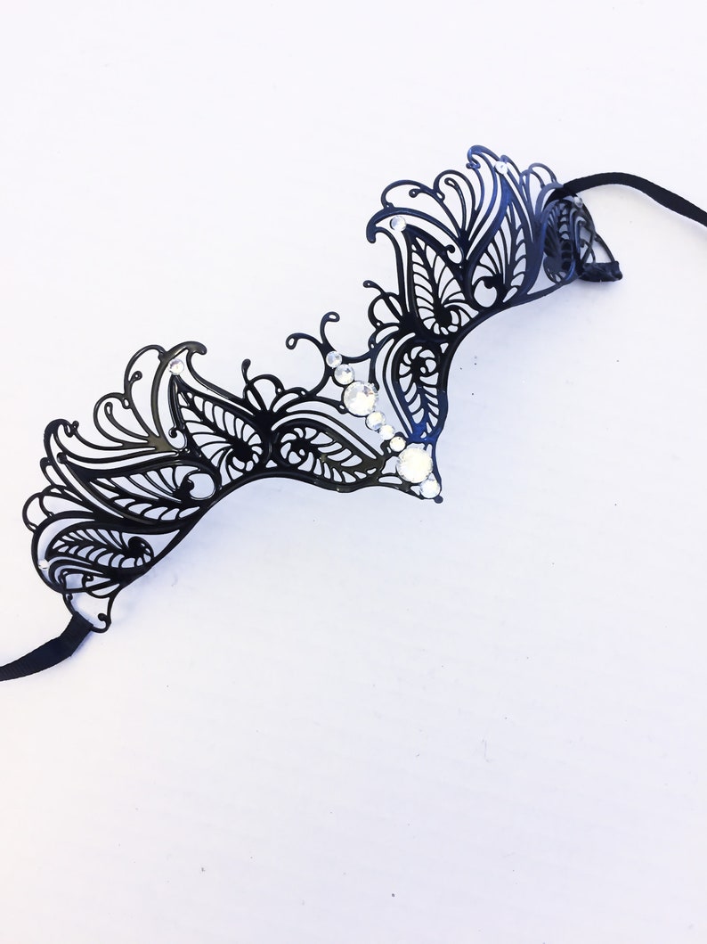 Eyeglass Friendly Black Lace Masquerade Mask - Etsy