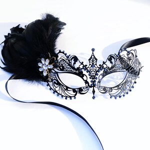 Elegant Black Womens Masquerade Mask, Black Feather Elegant Mask Woman ...