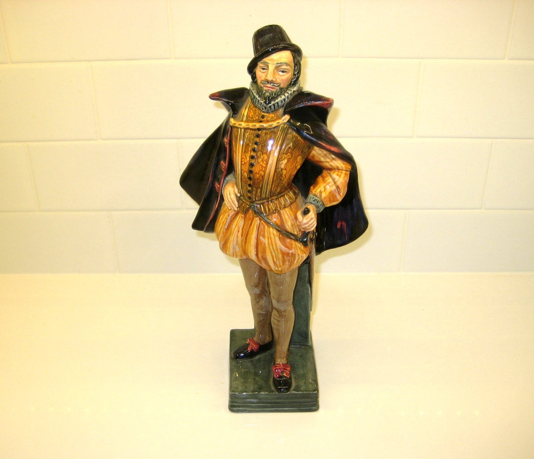 Royal Doulton Sir Walter Raleigh Figurine HN2015. Introduced 1948 ...