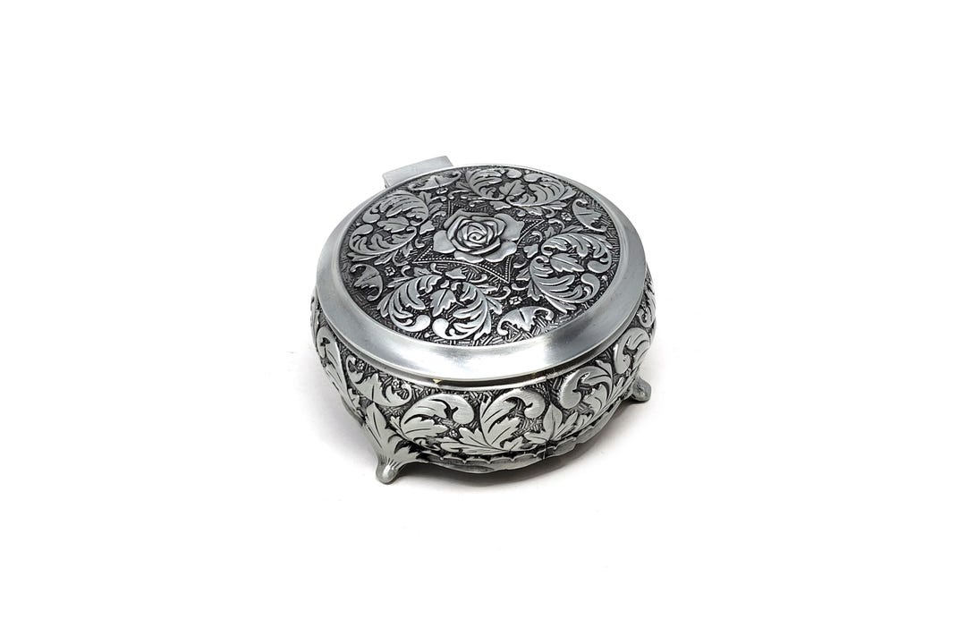 Eyes of Saint Lucy Metal Prop Replica From the Nun II in the Conjuring ...