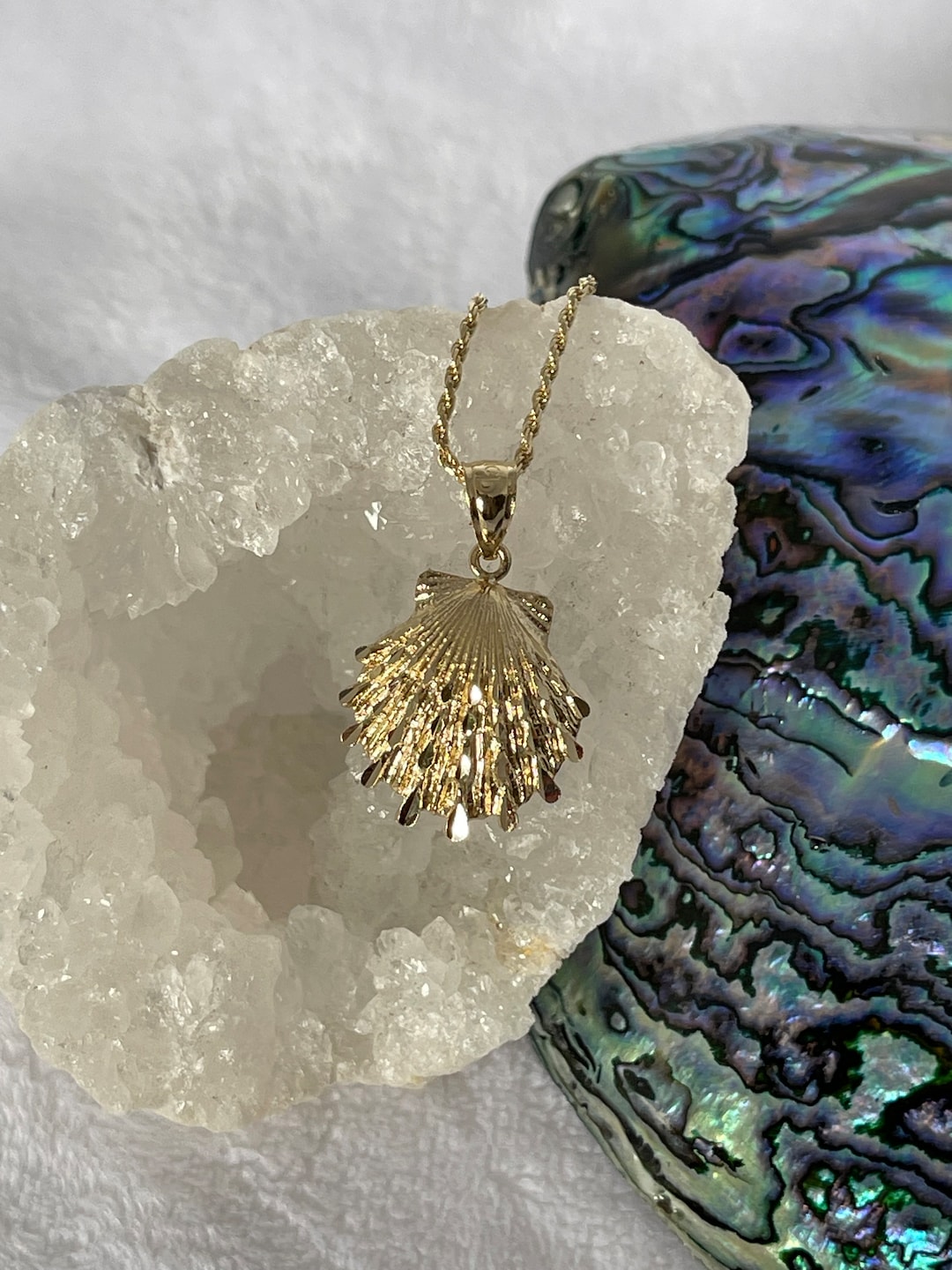 14K Solid Gold Sea Shell Pendant Necklace - Etsy