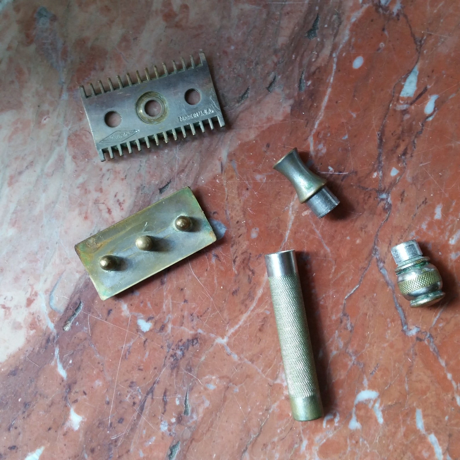 WW1 GILLETTE SAFETY RAZOR, Brass, Open Comb and Double Edged Blade ...