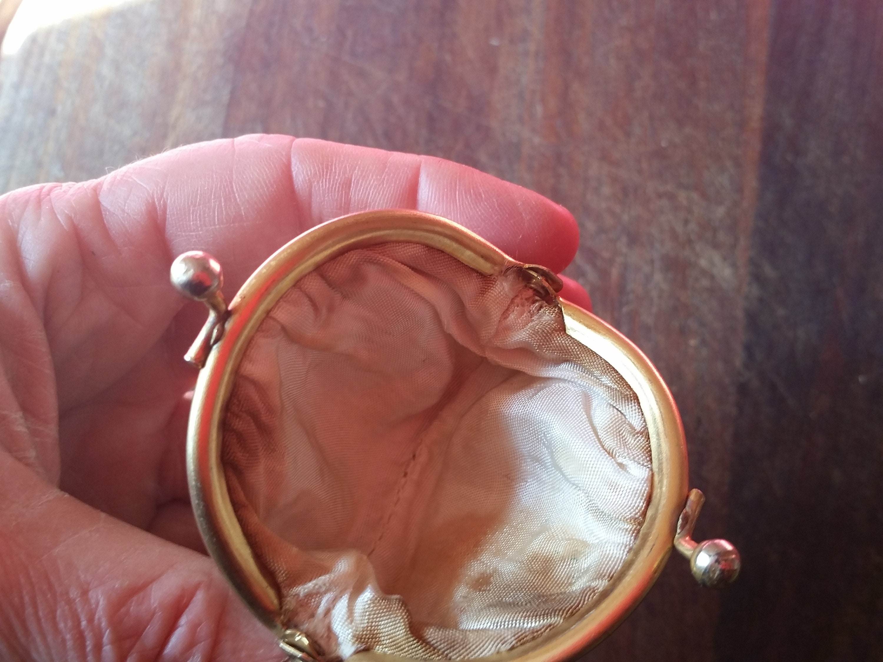 Antique EDWARDIAN COIN PURSE in Soft Leather of Ecru White and Gold ...