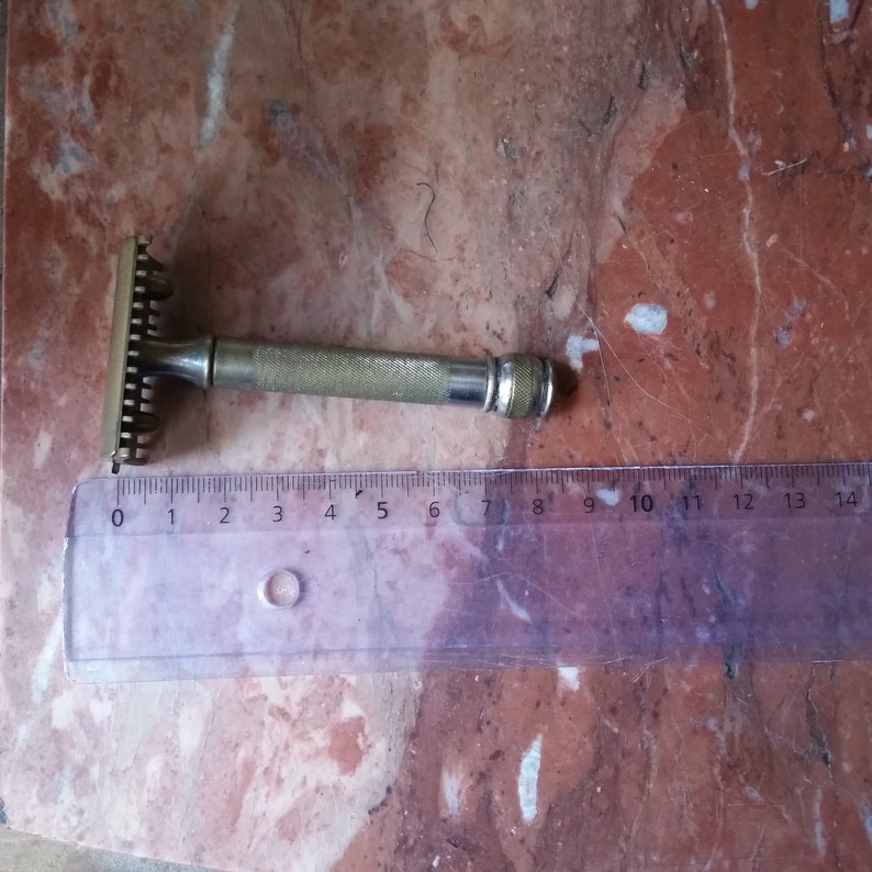 WW1 GILLETTE SAFETY RAZOR, Brass, Open Comb and Double Edged Blade ...