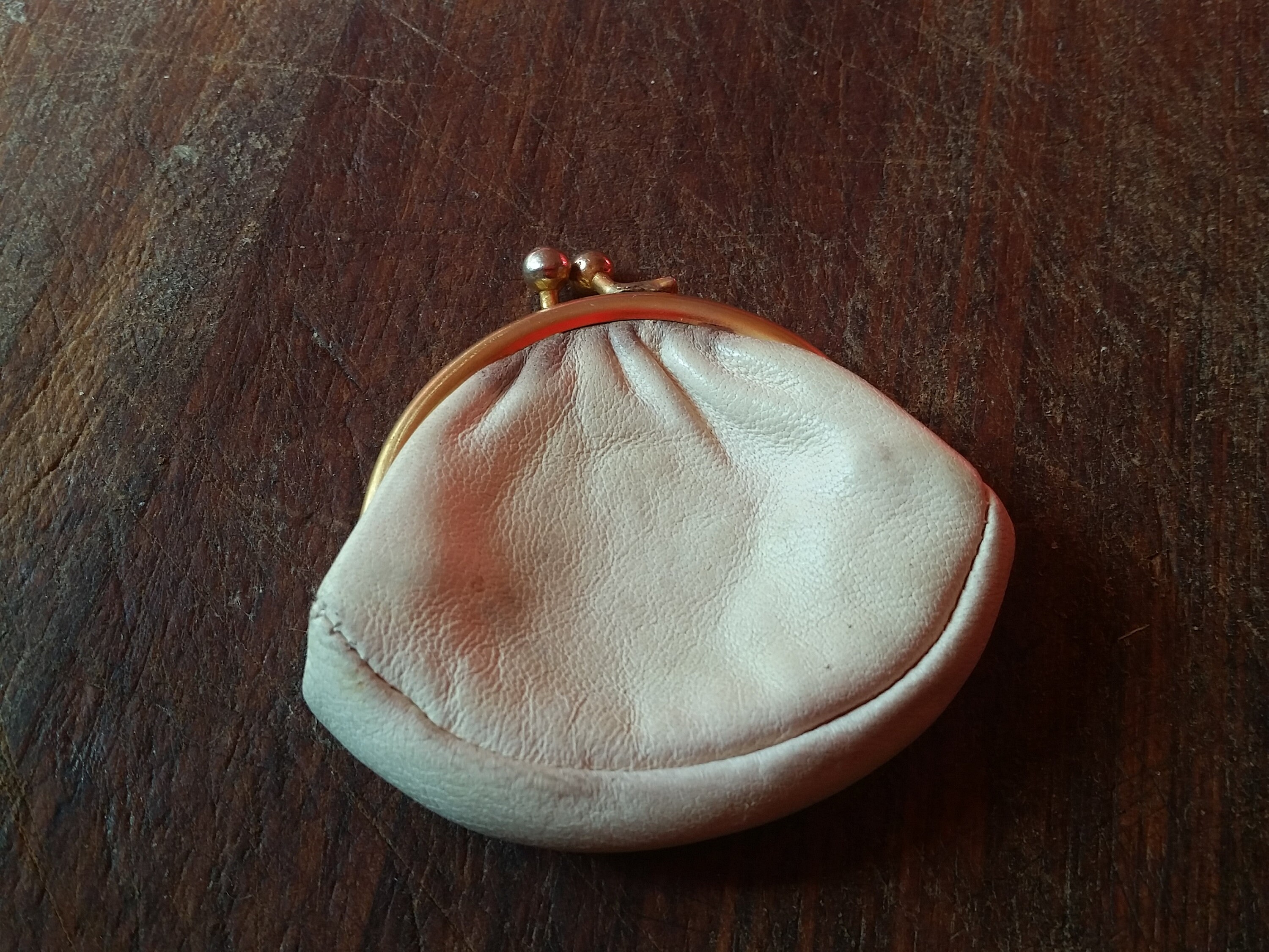 Antique EDWARDIAN COIN PURSE in Soft Leather of Ecru White and Gold ...