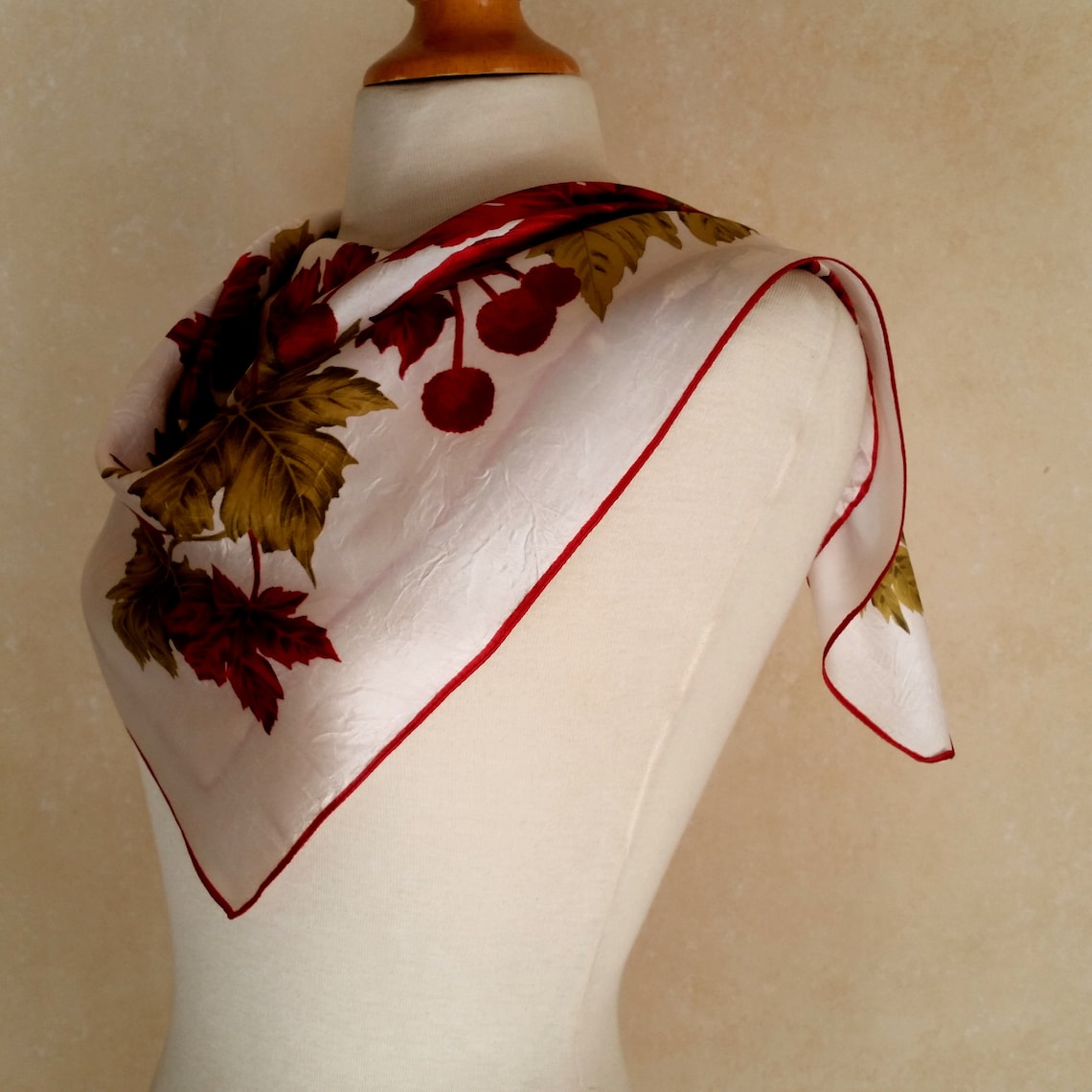 1950s AUTUMN VINTAGE SCARF of Fall Foliage Leaves and Chestnuts. Mid ...
