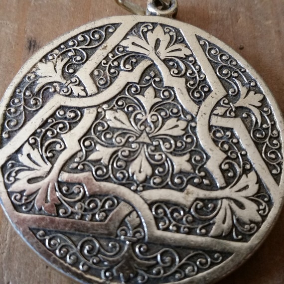 Vintage Celtic Medallion with etched infinity pattern… - Gem