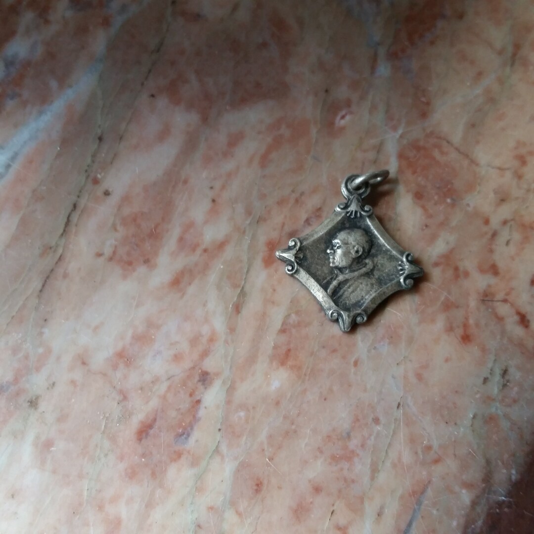 Vintage POPE PIUS XII Prayer Medal With 'you Are Peter' on the Reverse ...
