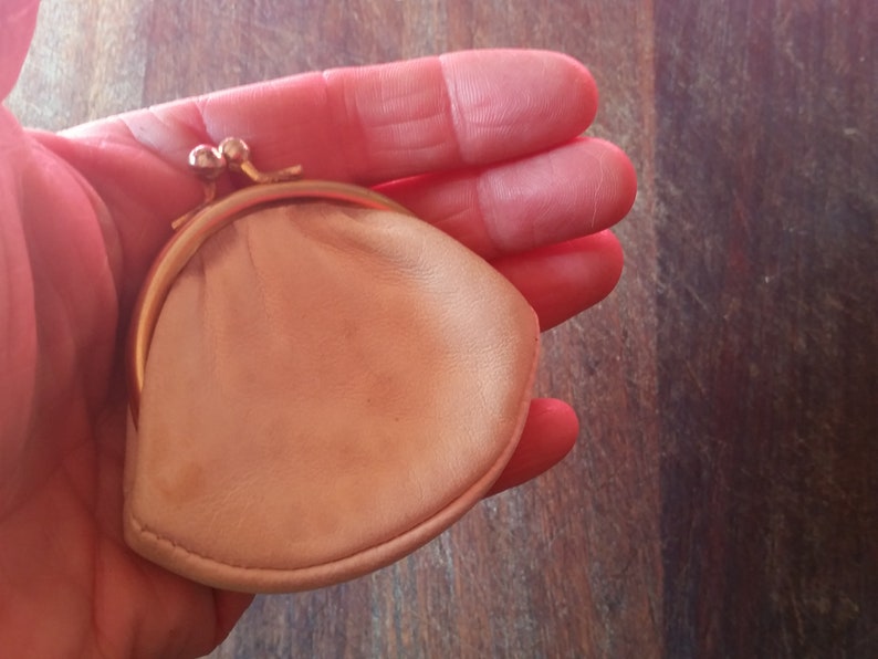 Antique EDWARDIAN COIN PURSE in Soft Leather of Ecru White and Gold ...