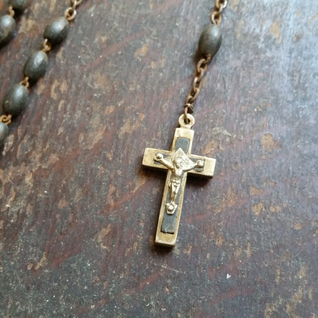 Antique CRUCIFIX With ROSE ROSARY From Fance, With a Crucifixion Cross ...
