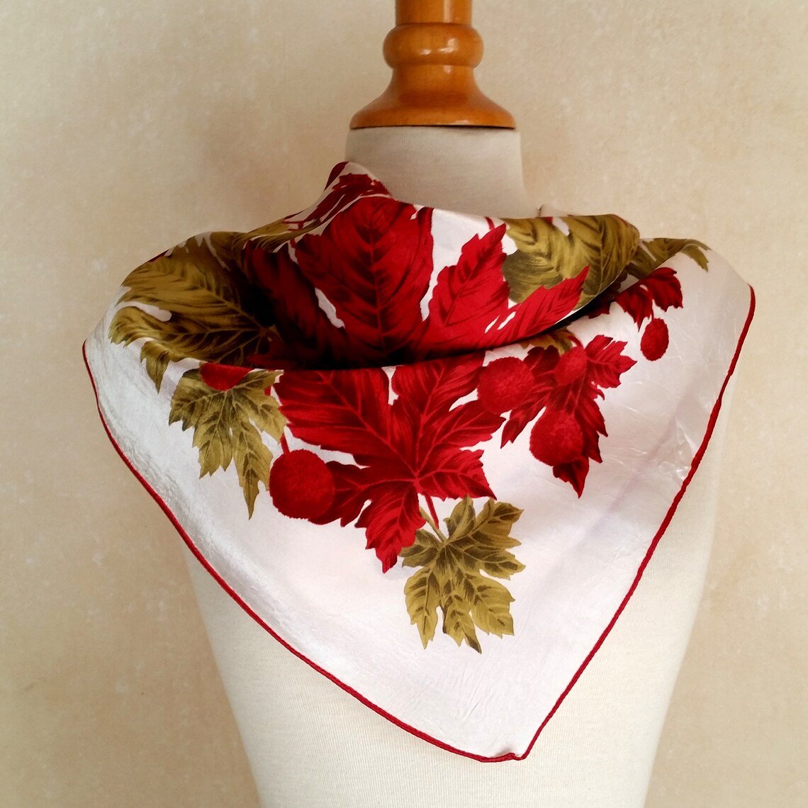 1950s AUTUMN VINTAGE SCARF of Fall Foliage Leaves and Chestnuts. Mid ...
