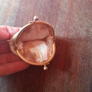 Antique EDWARDIAN COIN PURSE in Soft Leather of Ecru White and Gold ...