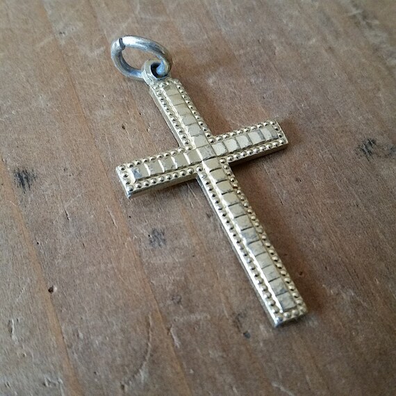 Vintage Minimalist Cross Pendant, simple gold design.… - Gem