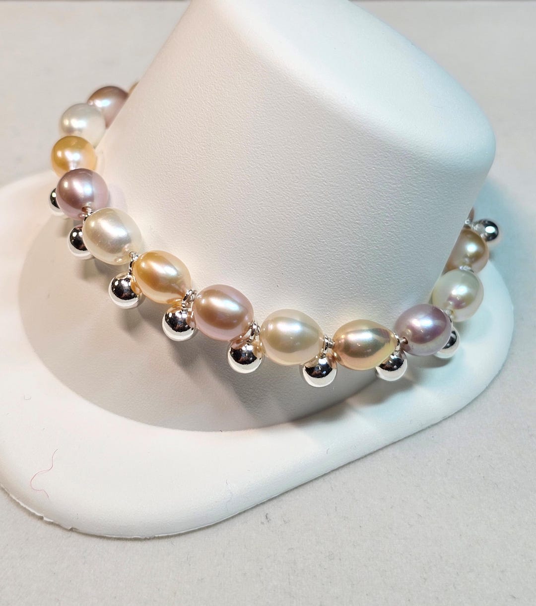 TAKE A CLOSE LOOK!! Gorgeous 7.5-inch Multi Color Pearl Bracelet With ...