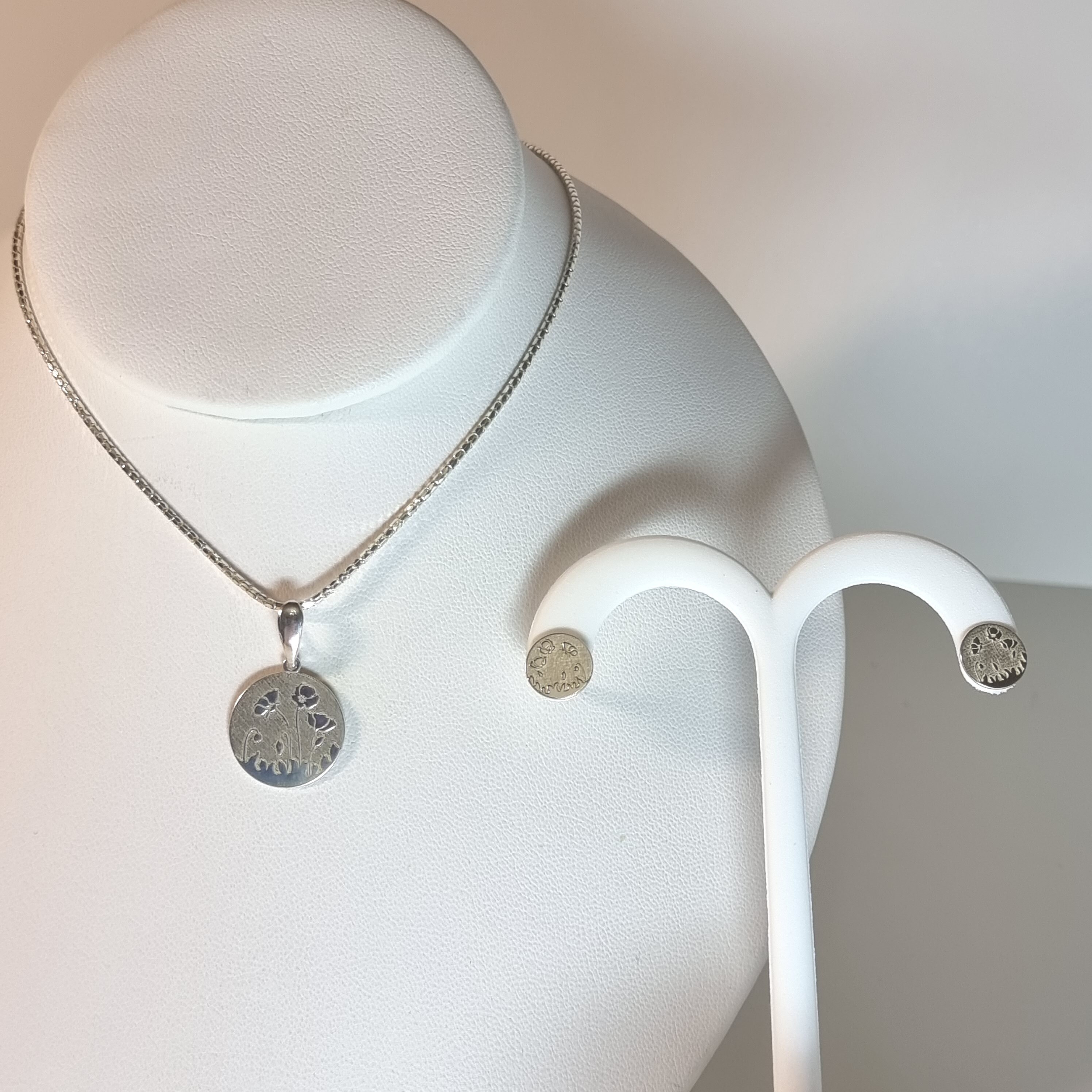 Round Etched Tulip or Poppy Disc Pendant in SOLID Sterling Silver in ...
