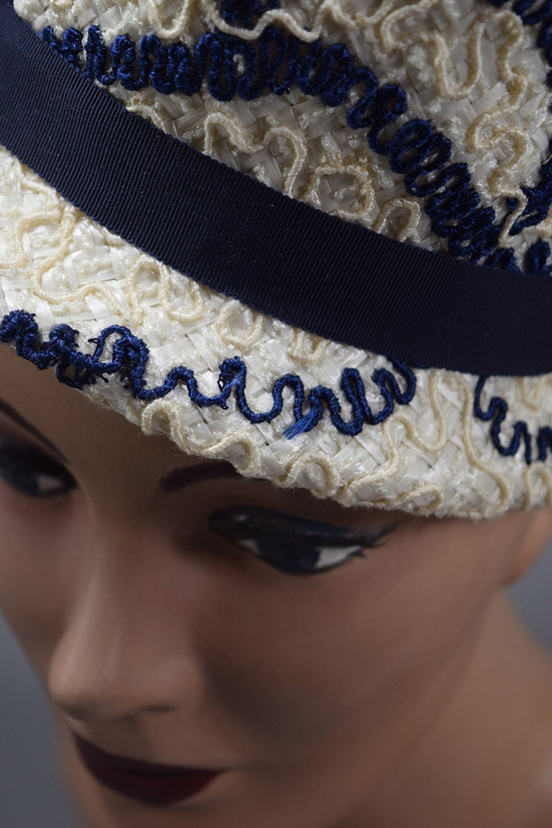 Mod White And Navy Blue Squiggle Pattern Vintage 60s Hat Etsy 