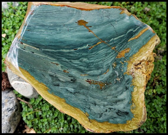 Free Form Decorative Stone Larsonite Seisuki Style with Marble Base ...