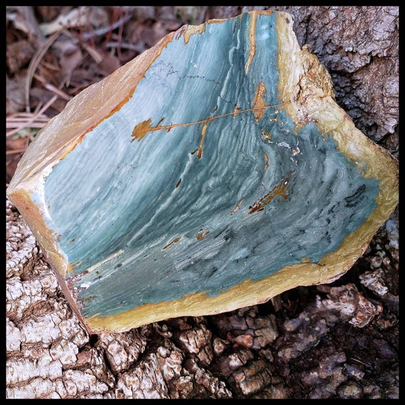 Free Form Decorative Stone Larsonite Seisuki Style with Marble Base ...