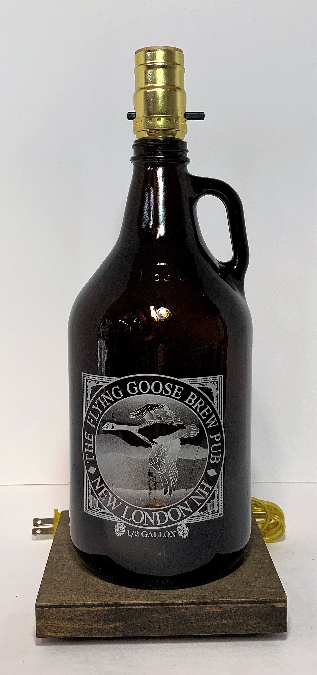 The Flying Goose Pub 1/2 Gallon Liquor Bottle TABLE LAMP With Wood Base ...