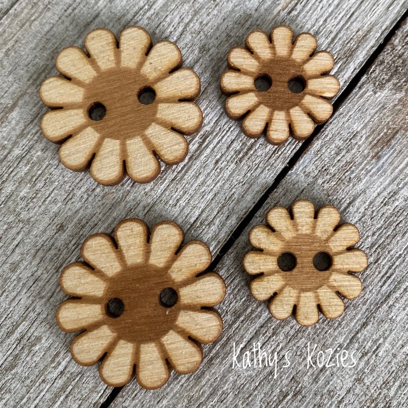 Daisy Buttons / Birch Wood Laser Cut 3/4 Inch OR 1 Inch / | Etsy
