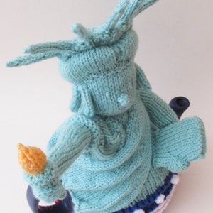 Statue of Liberty Tea Cosy Knitting Pattern to Knit This Amazing ...