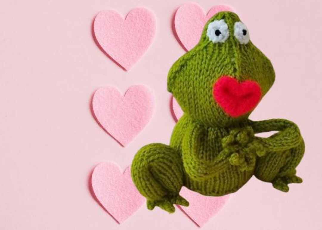 Teacosyfolk's Kissing Frog Chocolate Orange Cosy Knitting Pattern to ...