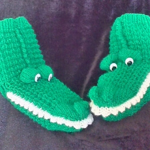 Green Double Knit Crocodile Socks Knitting Pattern - Etsy UK