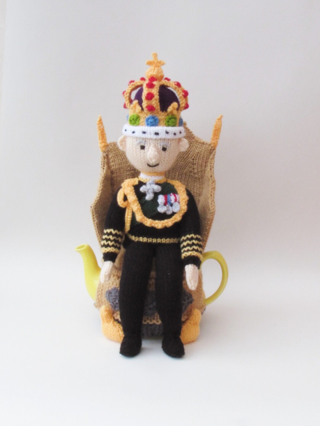 Teacosyfolk's King Charles III Coronation Tea Cosy Knitting Pattern to ...