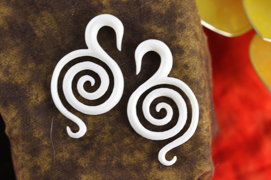 5mm Stretch Ears Bone Hangers 5 Mm 4 Gauge Bone Maze Spiral Hangers 4g ...