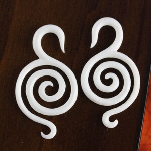 3mm Stretch Ears Bone Hangers 3 Mm 8 Gauge Bone Maze Spiral Hangers 8g ...