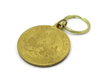 Victoria Key Chain - Etsy