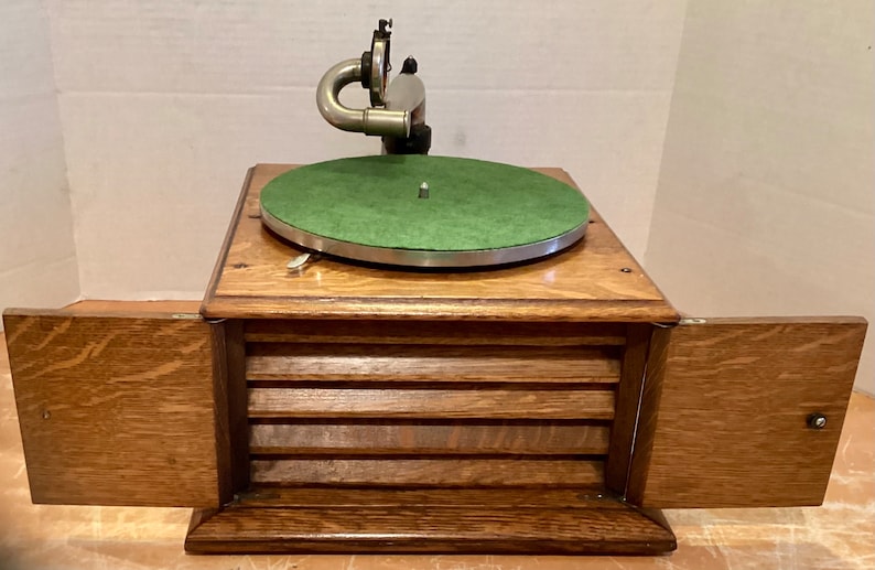 Antique Victor Table Top Victrola Model VV-IV in Quartersawn Oak Circa ...