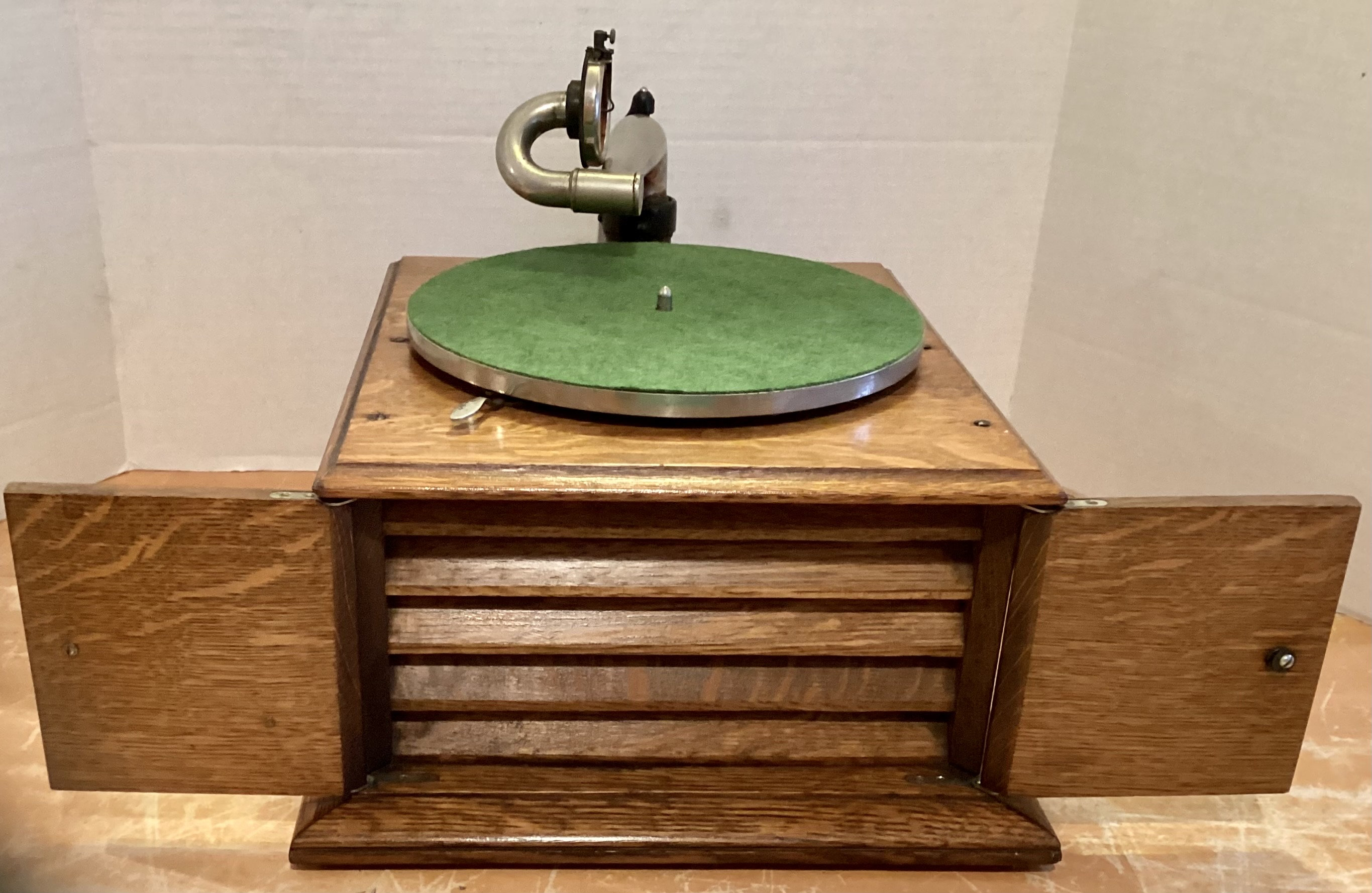 Antique Victor Table Top Victrola Model VV-IV in Quartersawn Oak Circa ...