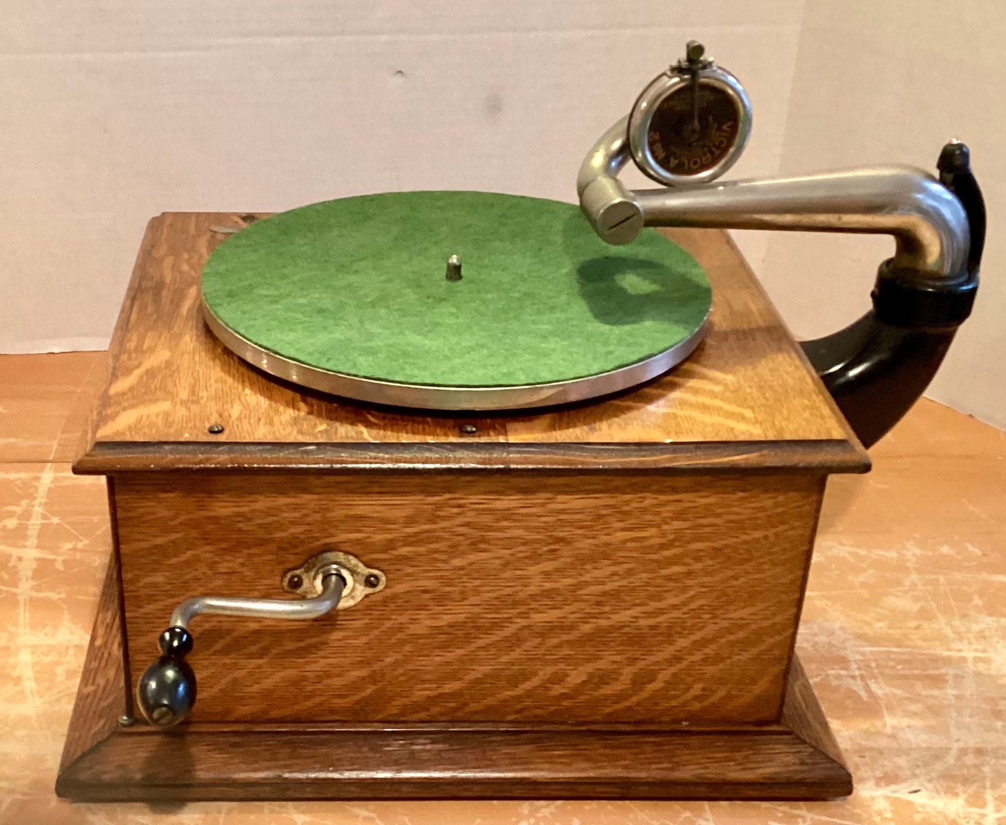 Antique Victor Table Top Victrola Model VV-IV in Quartersawn Oak Circa ...