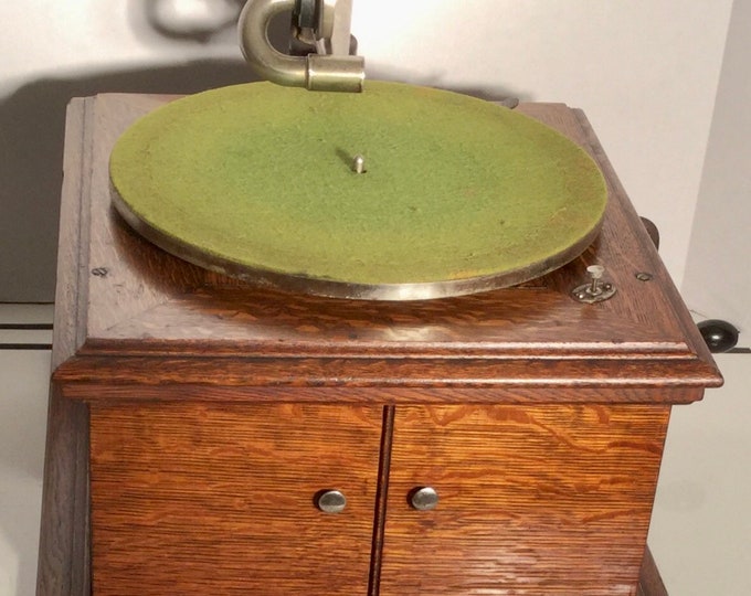 Antique Victor Table Top Victrola Model VV-VI A in Quartersawn Oak ...
