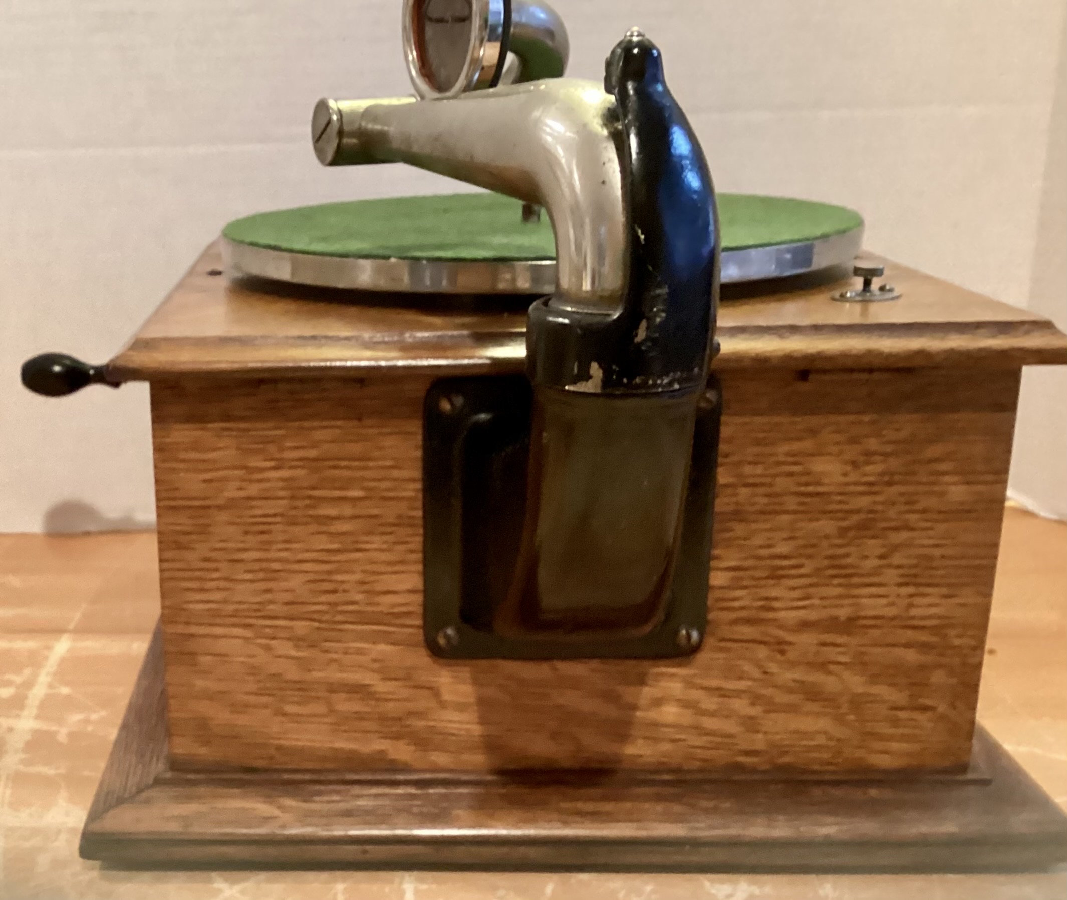 Antique Victor Table Top Victrola Model VV-IV in Quartersawn Oak Circa ...