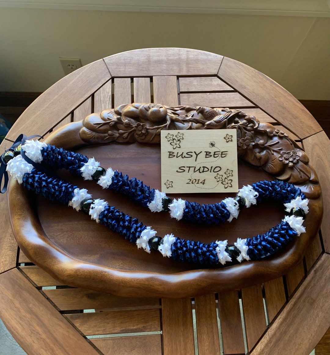 Hawaiian Navy Blue Pikake With White Trim and Kukui Nut Ribbon Lei (1 ...