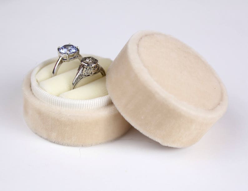 Velvet Ring Box in Champagne Velvet Circle Box for Weddings, Heirloom ...